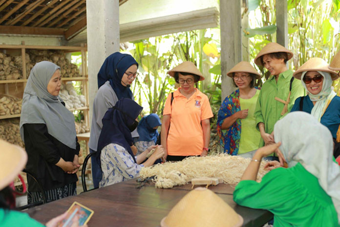 Rumah Tenun Khas Daerah: Menjaga Warisan Budaya Nusantara